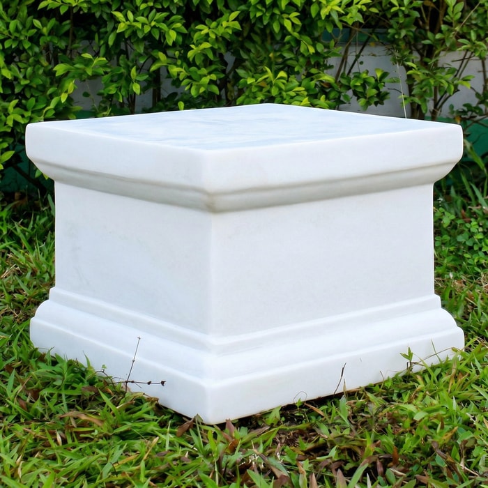 Small Victorian Plinth in White | Garden Ornaments